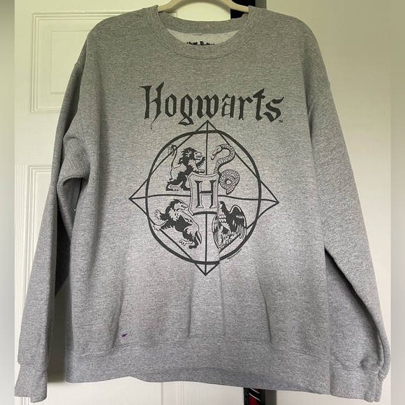 Warner Bros. | Tops | Harry Potter Hogwarts Grey Sweatshirt | Poshmark